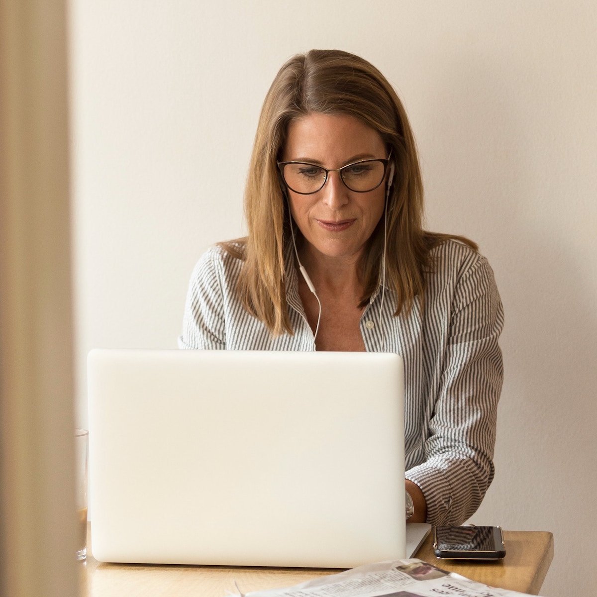 woman on laptop - Modern Learners
